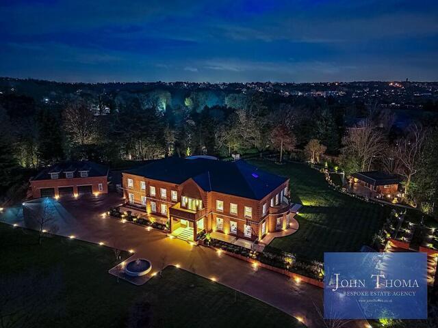 8 Bedroom House Chigwell Essex 98386961