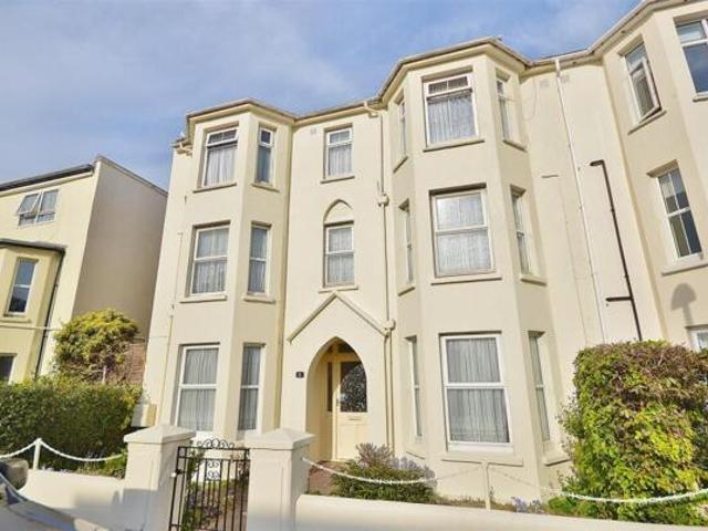 8 Bedroom House Clacton on sea Essex 98386793