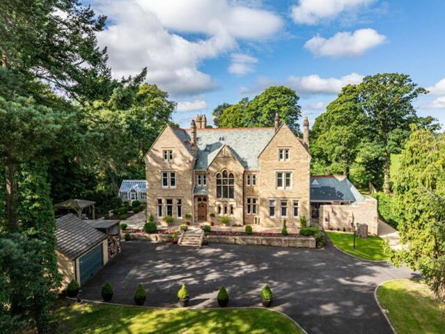 8 Bedroom House Brampton Cumbria LS101796854
