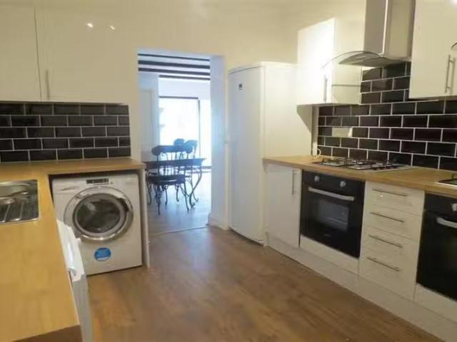 8 bedroom house for rent in 8 bedroom Detached House in Charmi.