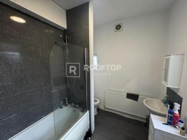 8 bedroom house for rent in Consort Terrace, Leeds, LS3