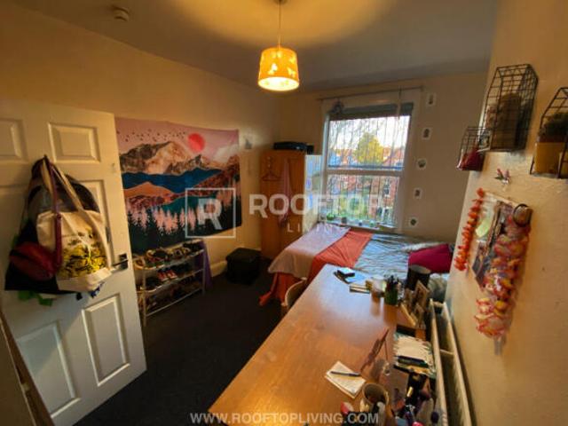 8 bedroom house for rent in Chestnut Avenue, Leeds, LS6