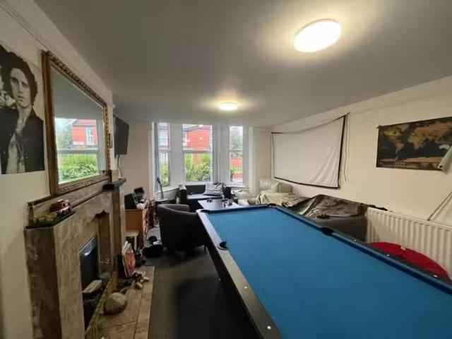 8 bedroom house for rent in Cumberland Avenue, Liverpool, L17