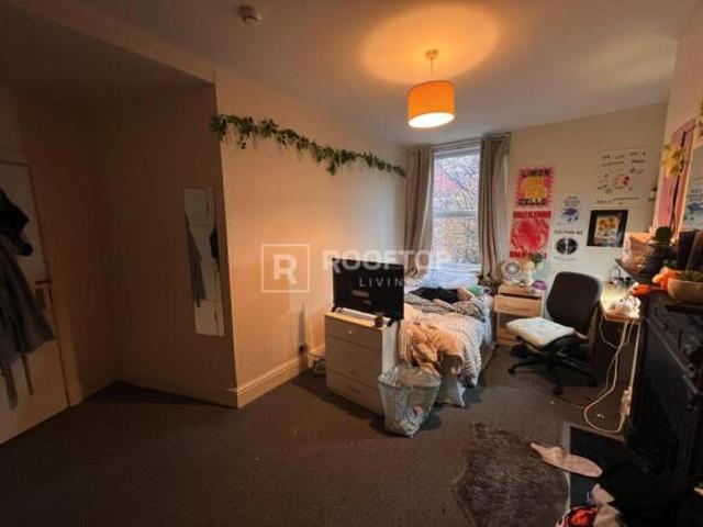 8 bedroom house for rent in Ash Grove, Leeds, LS6