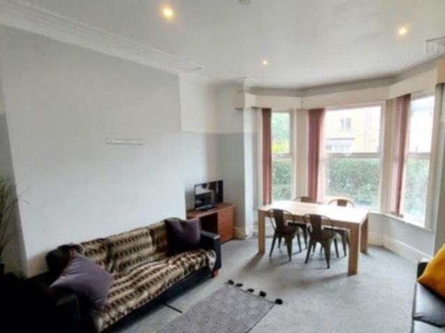8 Bedroom House For Rent In Leeds, West Yorkshire