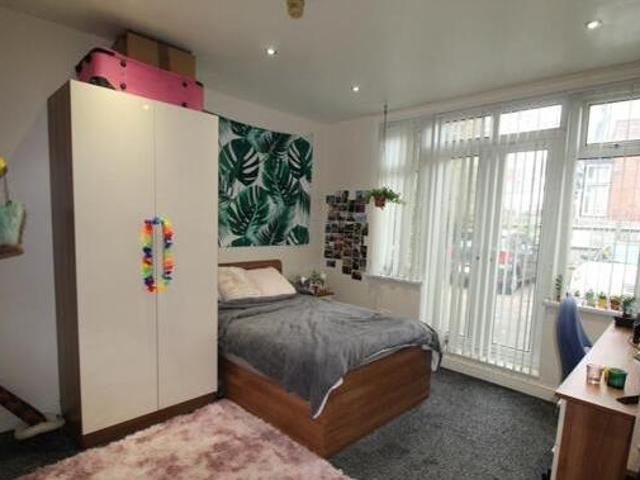 8 Bedroom House For Rent In Leeds, West Yorkshire