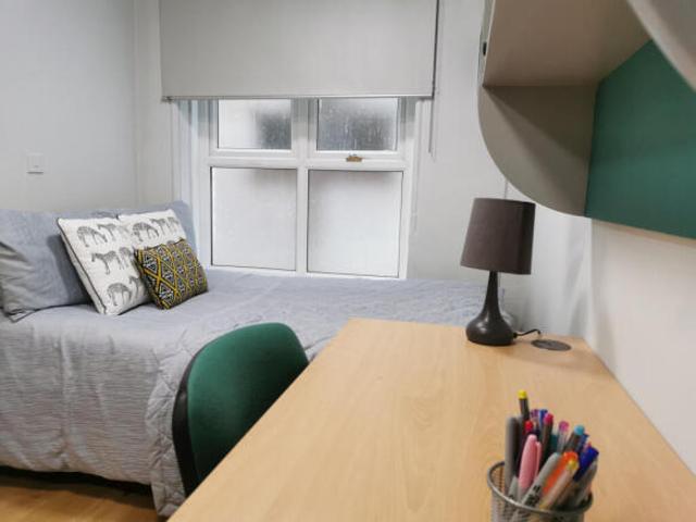 8 bedroom house for rent in Lustrous House, Gillingham, ME7