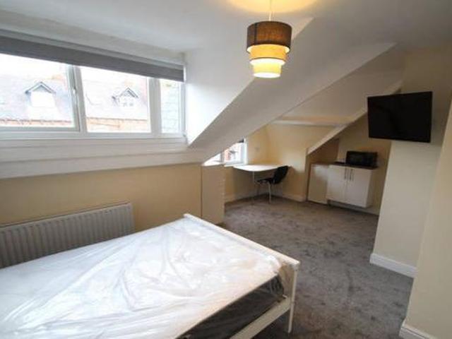 8 bedroom house for rent in Manor Terrace Leeds LS6