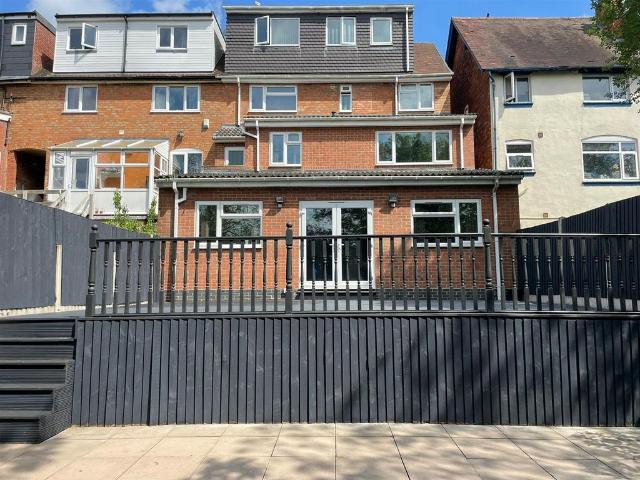 8 bedroom house for sale