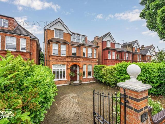 8 bedroom house for sale