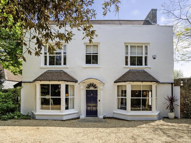 8 bedroom house for sale