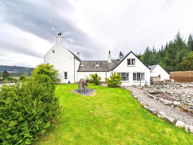 8 bedroom house for sale