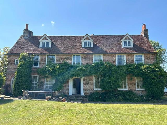 8 bedroom house for sale