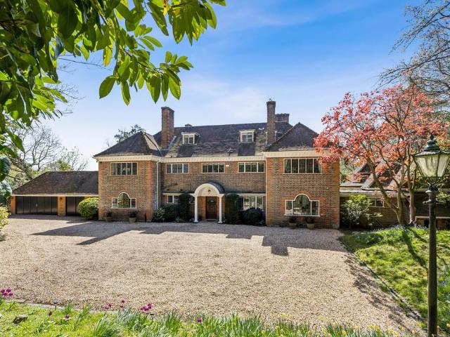 8 bedroom house for sale