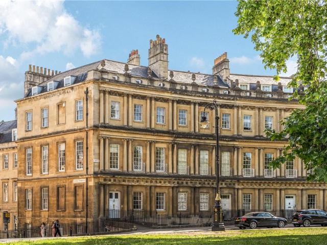 8 bedroom house for sale