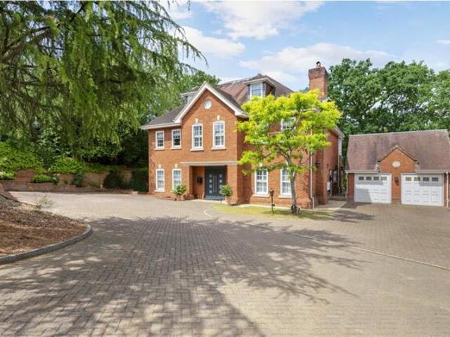 8 Bedroom House Kingston Upon Thames Greater London LS98766153