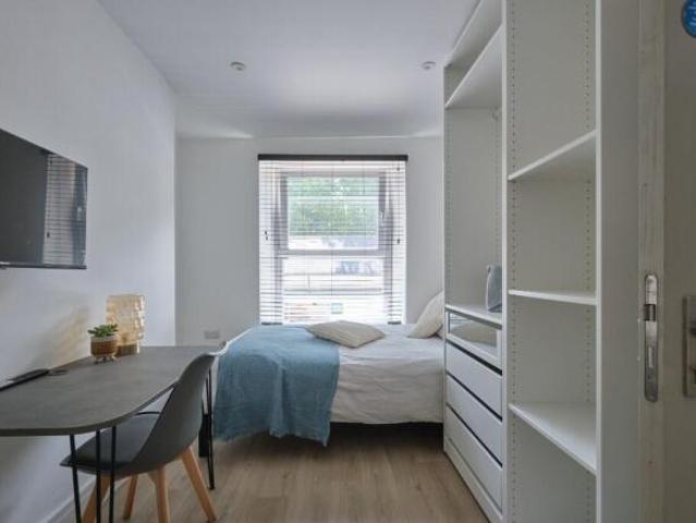 8 bedroom house of multiple occupation for rent in 31 Mansel Street, Swansea, Wales, SA1