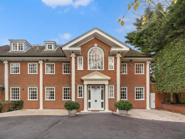 8 Bedroom House London Greater London LS100648909