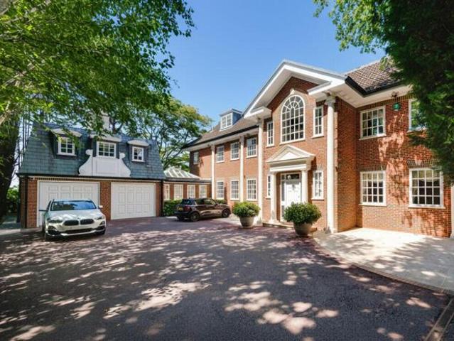 8 Bedroom House London Greater London LS101743337