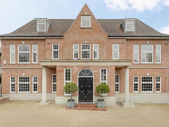 8 Bedroom House London London 99608084