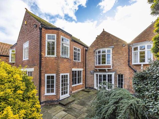 8 Bedroom House Nottinghamshire Nottinghamshire LS100191746