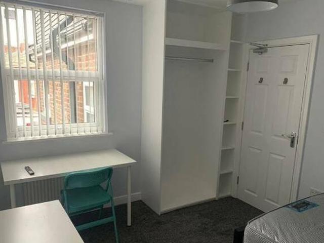 8 bedroom house share for rent in 8 Bed Ashfield L15