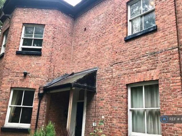 8 bedroom house share for rent in Barton Road Eccles Manchester M30