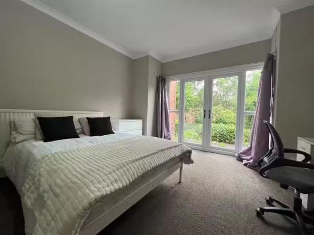 8 bedroom house share for rent in En suite Student Shared Acco.