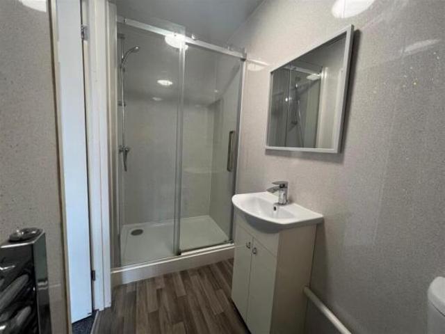 8 bedroom house share for rent in En suite Student Shared Accommodation Cranbrook Avenue, Hull, HU6