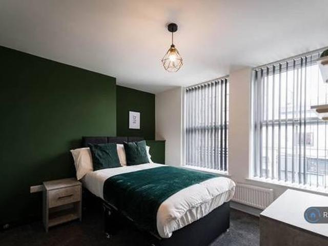 8 bedroom house share for rent in Stamford Street Central AshtonUnderLyne Manchester OL6