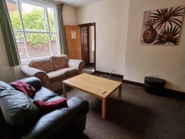 8 bedroom house share for rent in Park Road East, WV1