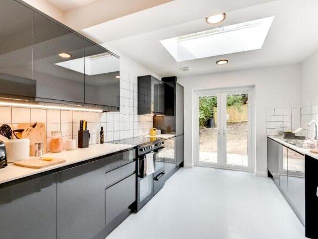8 bedroom house share for rent in Talbot Crescent, BN1