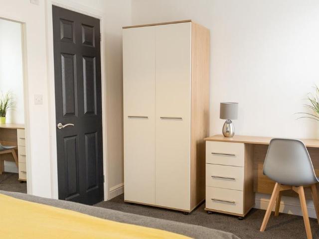 8 bedroom house share to rent