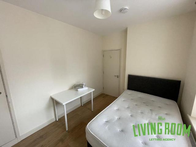 8 bedroom house share to rent