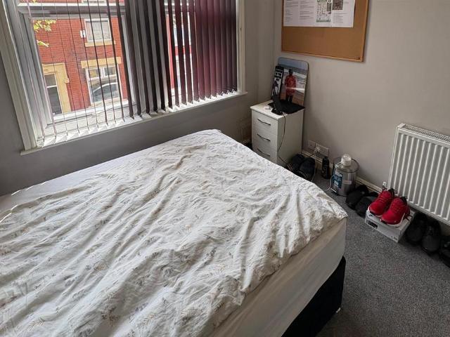 8 bedroom house share to rent