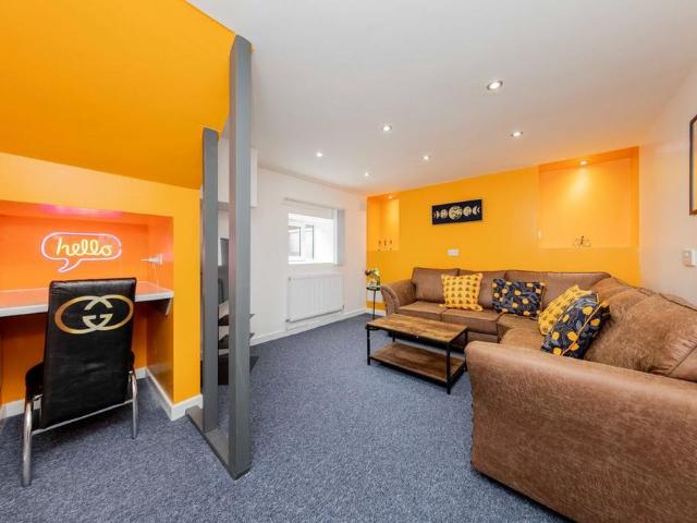 8 bedroom house share to rent