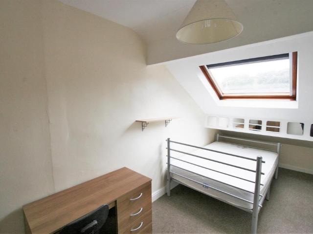 1 bedroom house share to rent