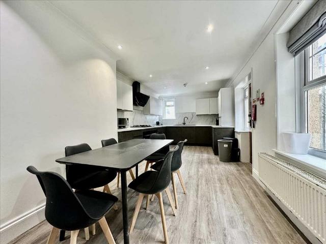 8 bedroom house share to rent