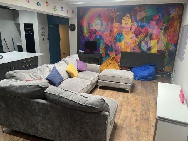 8 bedroom house share to rent