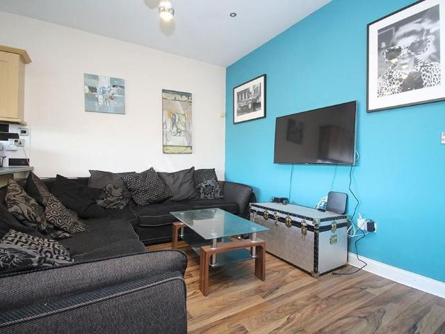 8 bedroom house share to rent