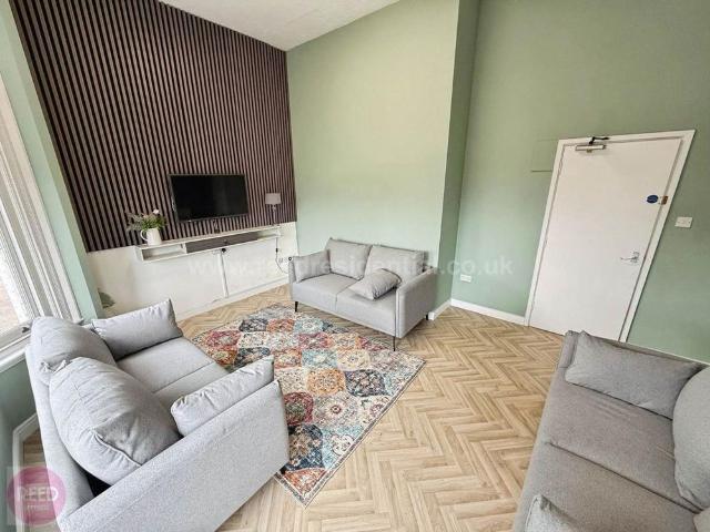 8 bedroom house share to rent