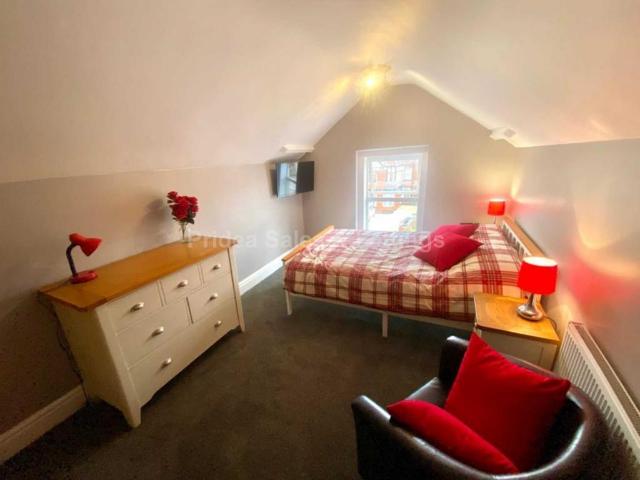 8 bedroom house share to rent