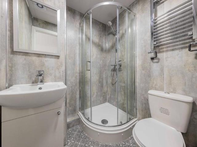 8 bedroom house share to rent