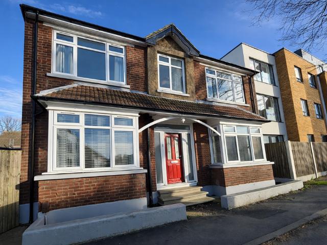 8 bedroom house to rent
