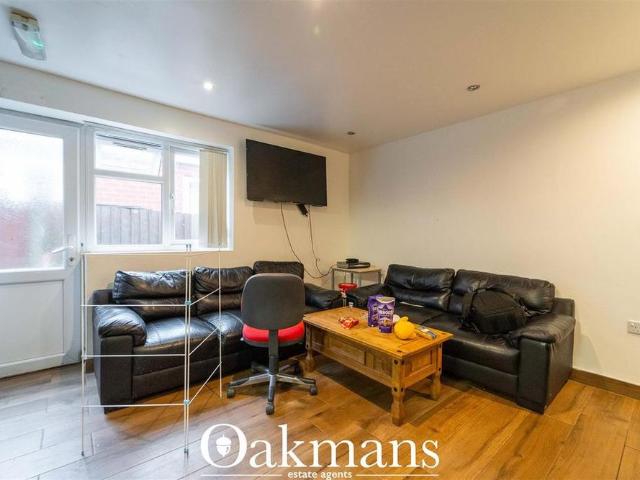 8 bedroom house to rent