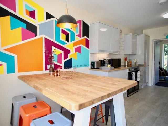 8 bedroom house to rent