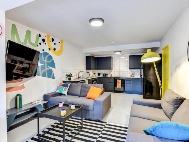 8 bedroom house to rent