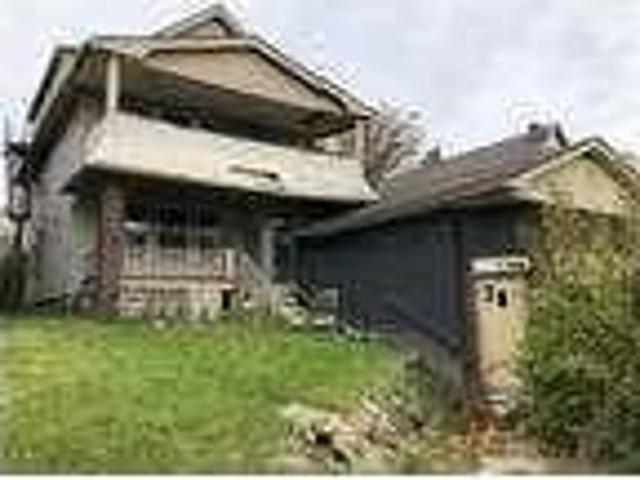 8 bedroom in Cleveland OH 44110