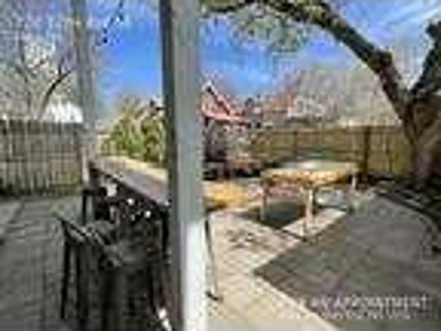 8 bedroom in Minneapolis MN 55414