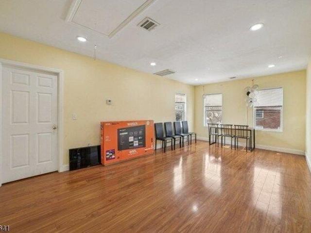 8 bedroom, Irvington NJ 07111 105160224